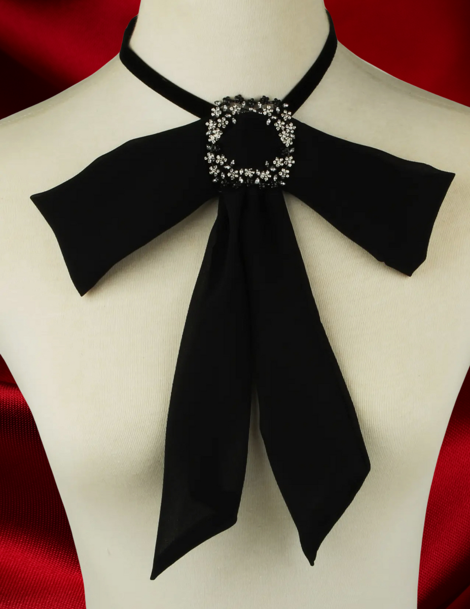 Bethany Bow Necklace – Vintage Vandalizm