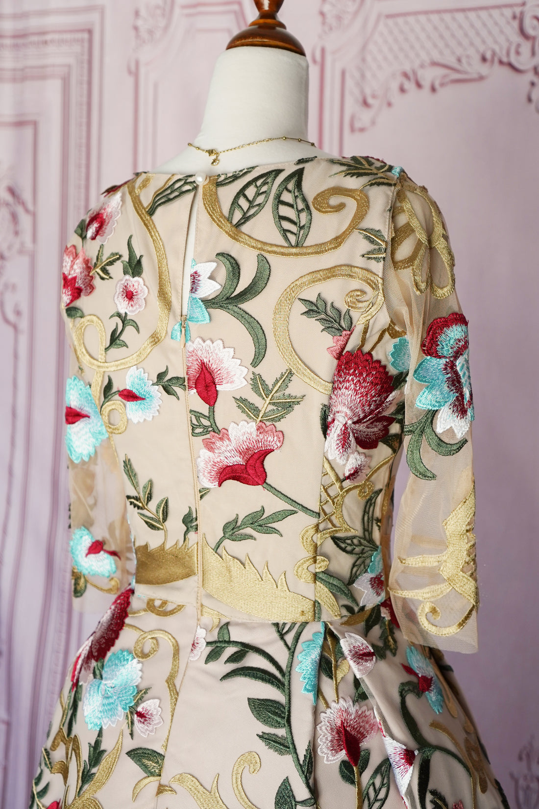 Chotronette 3D Floral Embroidered dress (Size XS) – Vintage Vandalizm